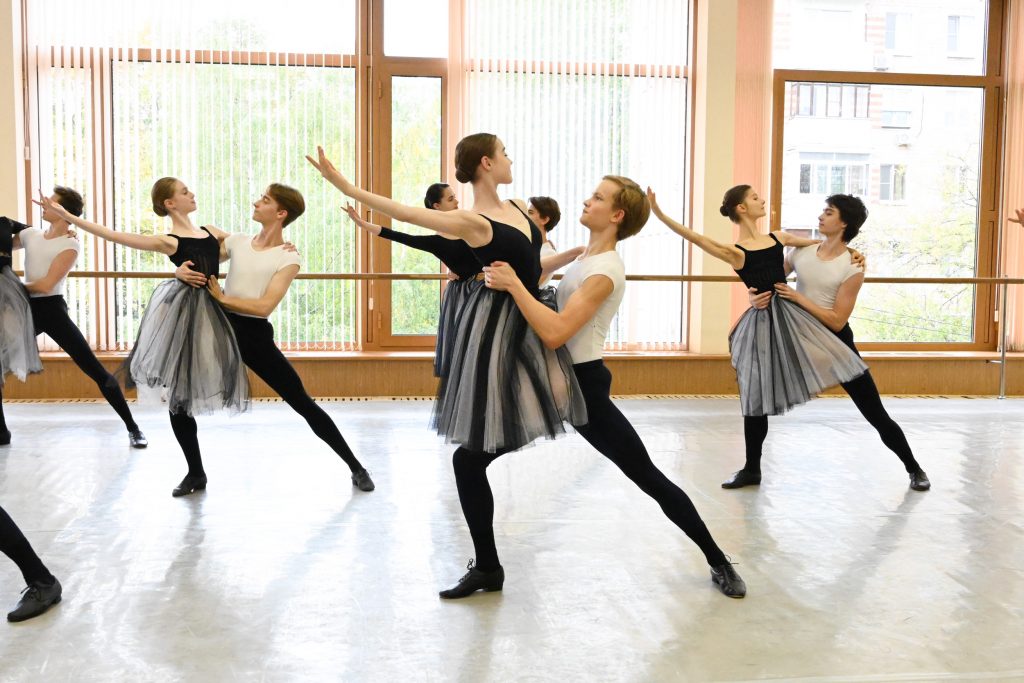 Character Dance for Beginner Classes, Level 1 | Russian Ballet ...